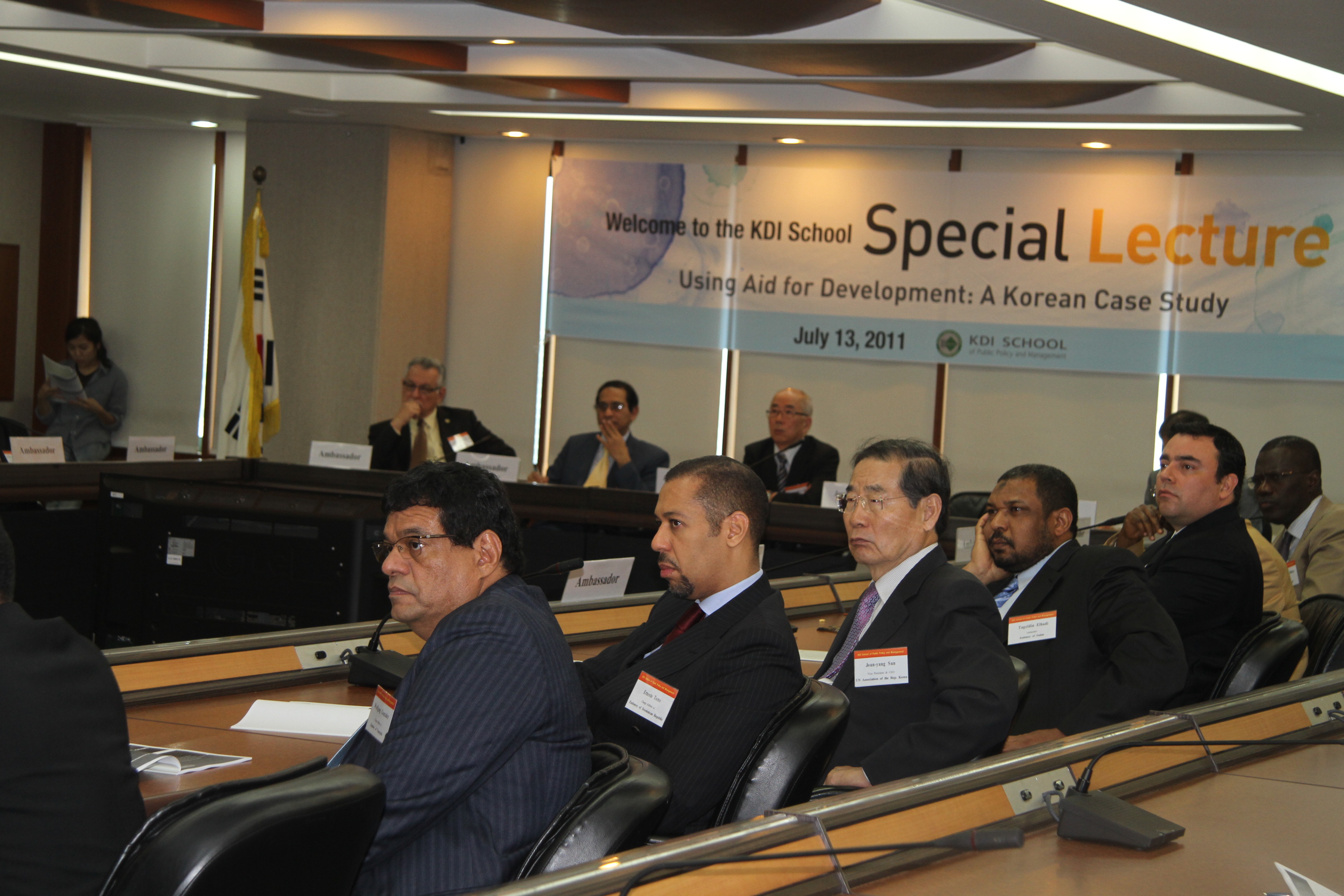 Showcasing KDI School to the world | News | NEWS : KDI국제정책대학원 뉴스센터
